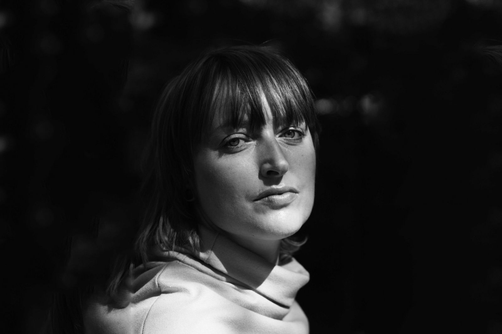 Teater Bæst undersøger verdens første kvindelige minister