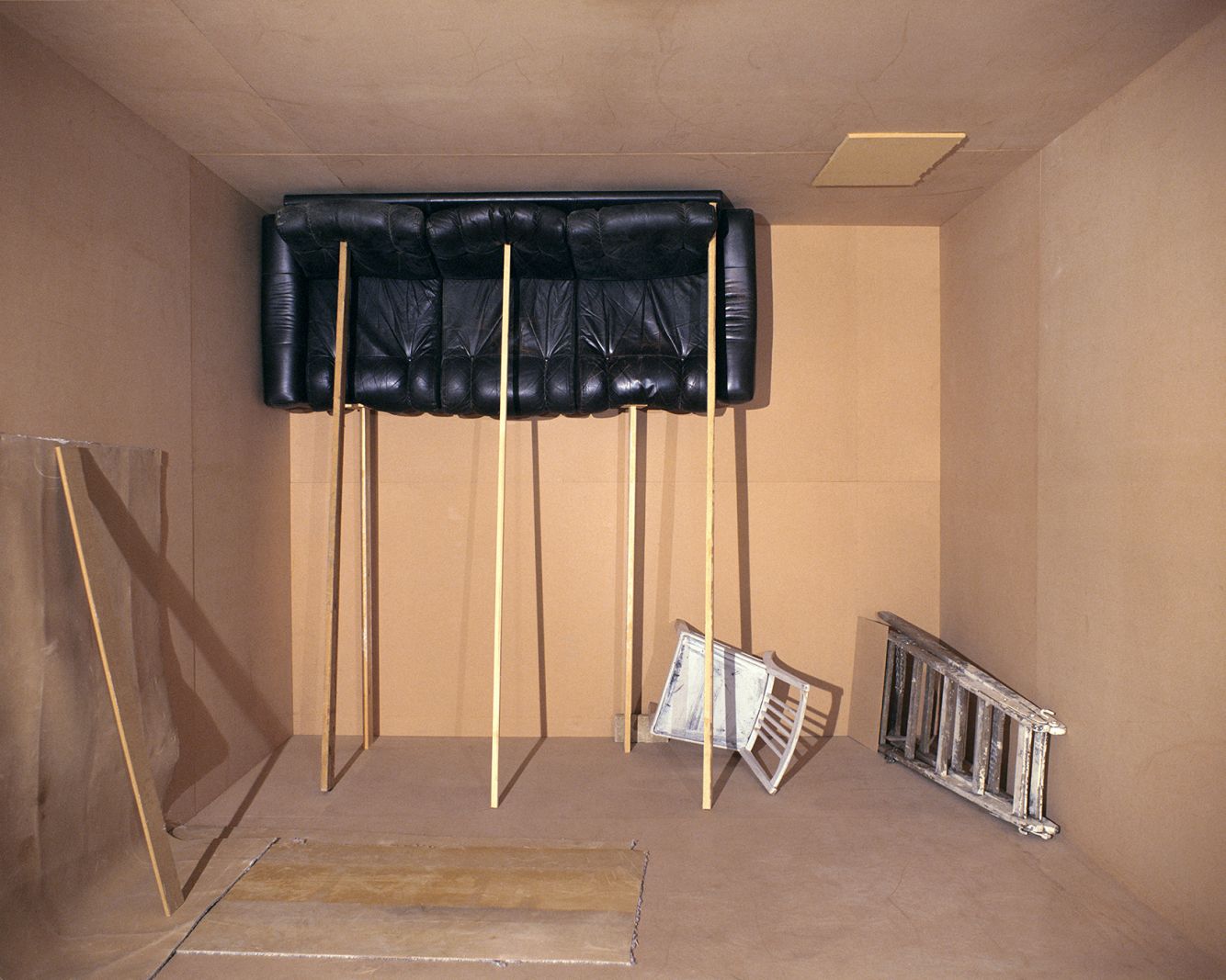 Jesper Rasmussen skildrer mennesket gennem rum, scenografier og ...